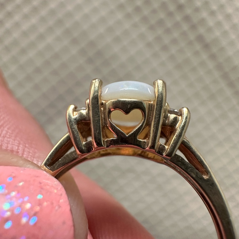 Opal Ring, Heart Setting Detail! - Gem
